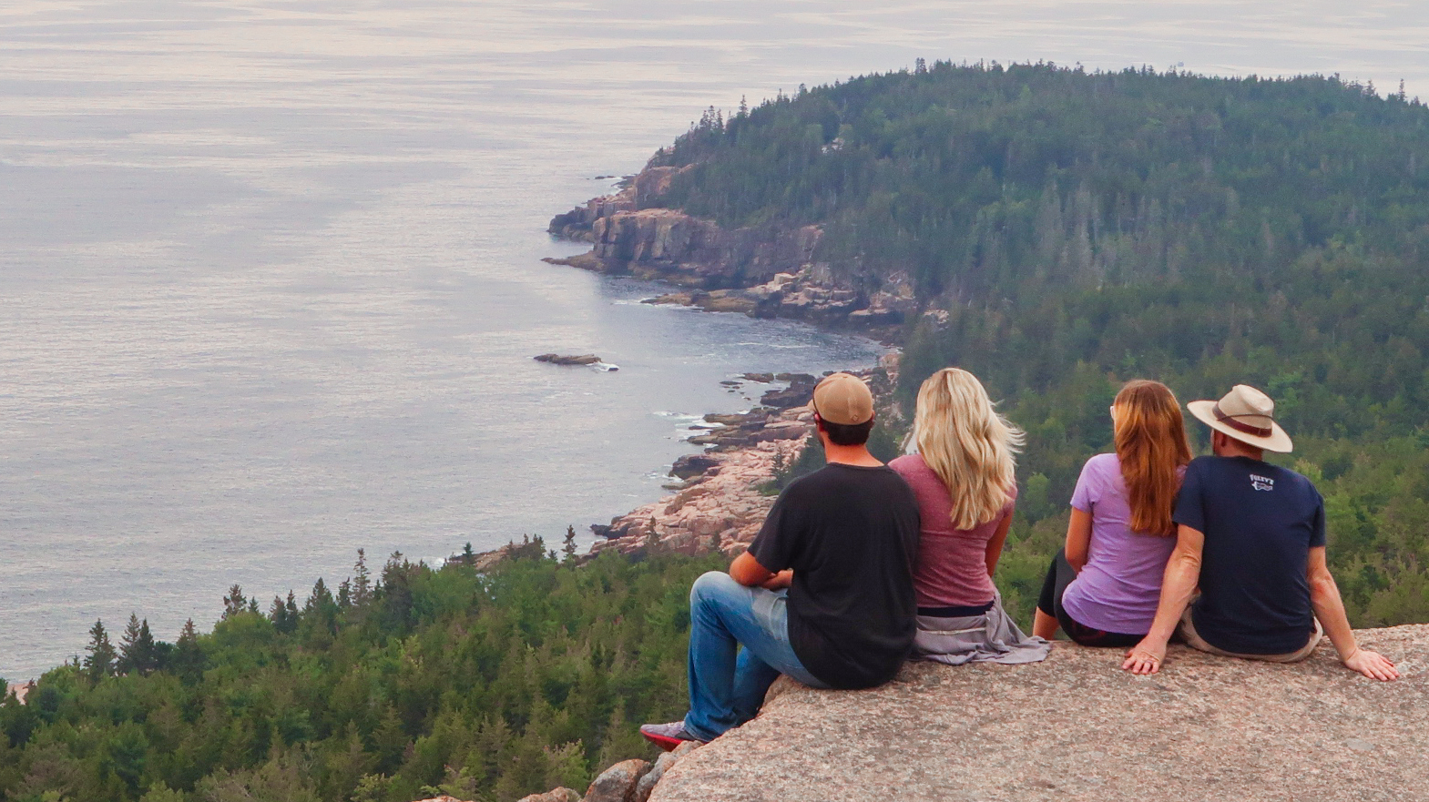How to Meet Friends While Traveling in an RV | Outdoorsy.com
