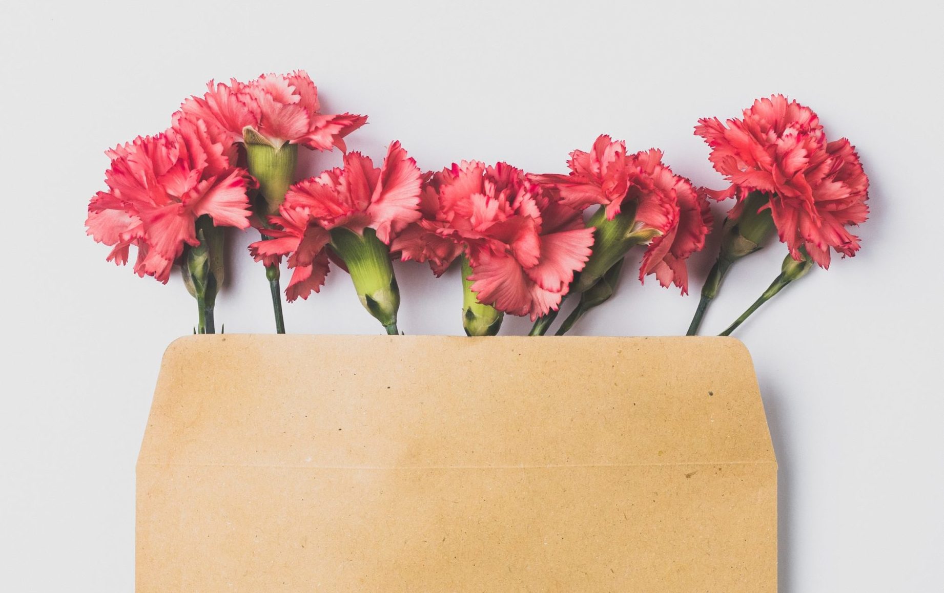 How to create a Valentine’s Day package for your RV | Outdoorsy.com